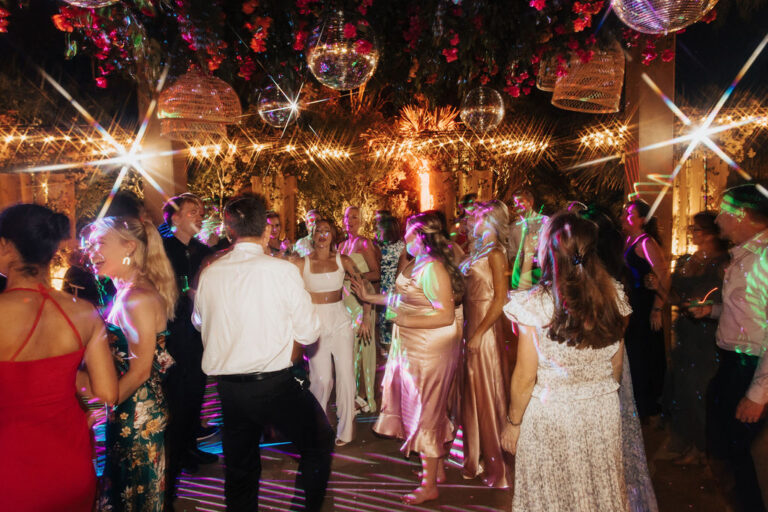 What Wedding Guests Love (and loathe!)! | Amy Abbott Events